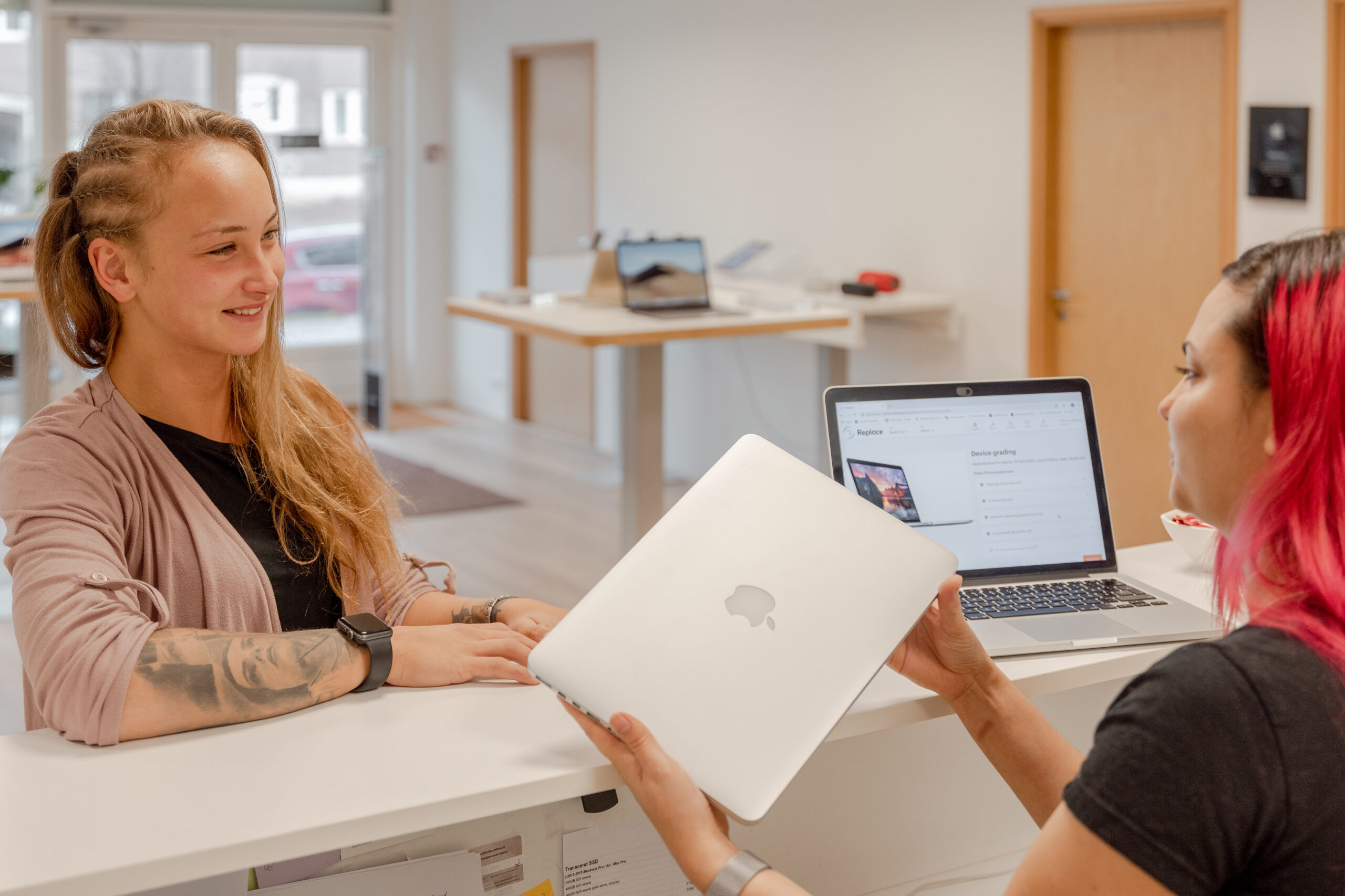 Trade-in solution for retail • Trade in tech – Foxway